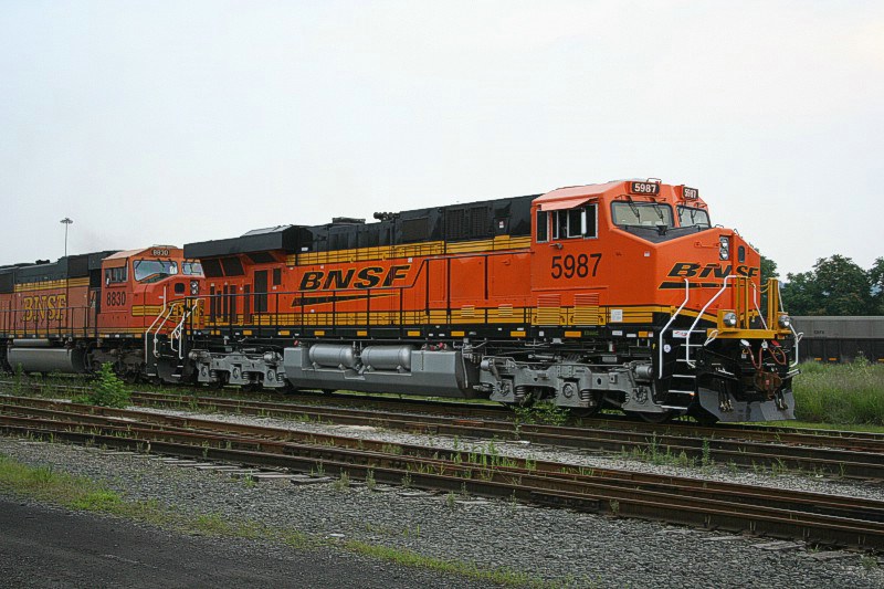 BNSF 5987